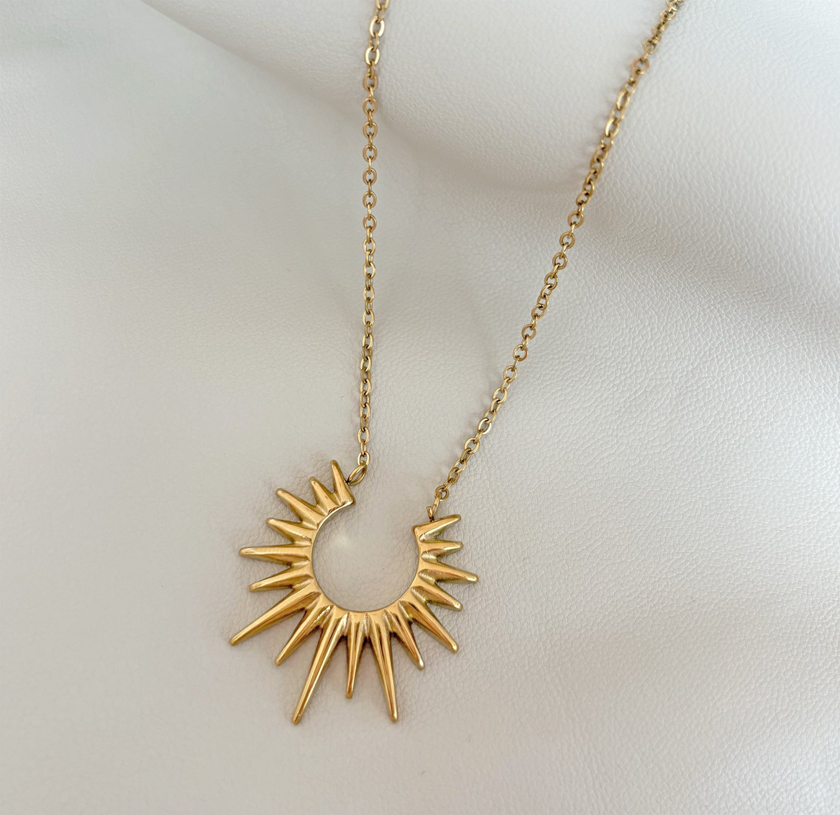 Mabel Gold Sun Pendant Necklace - Waterproof Necklace